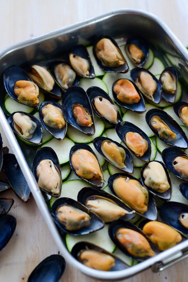 Überbackene Muscheln mit Persillade und Ziegenfrischkäse Rezept