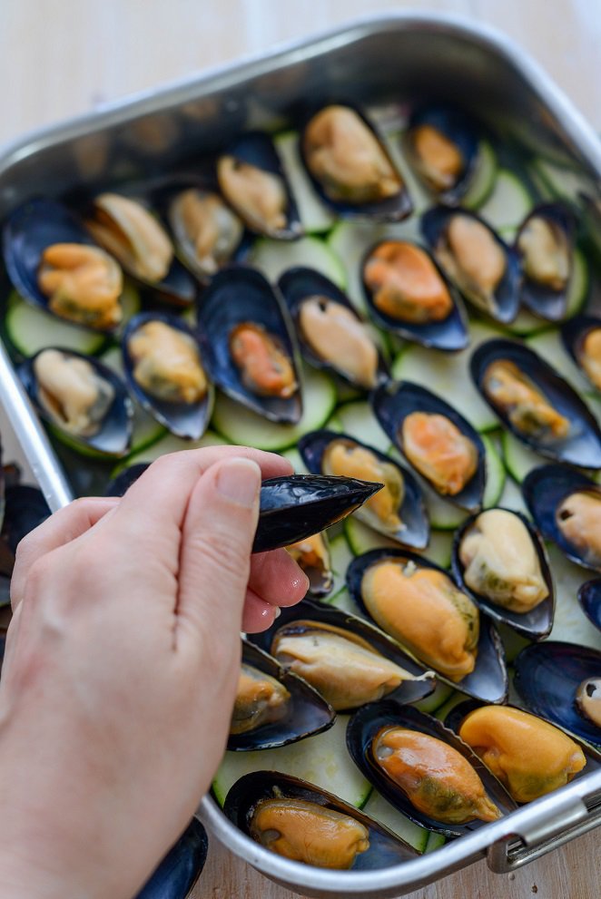 Überbackene Muscheln mit Persillade und Ziegenfrischkäse Rezept