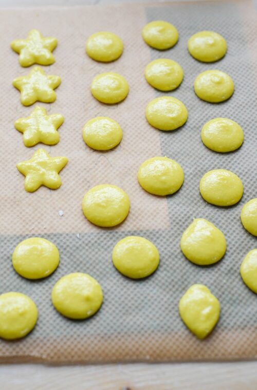 Zitronen-Macarons mit Schweizer Baiser Rezept