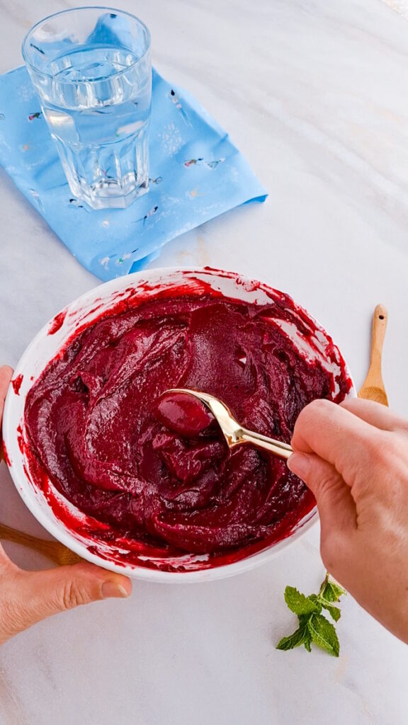 Cassis-Sorbet ohne Eismaschine Rezept